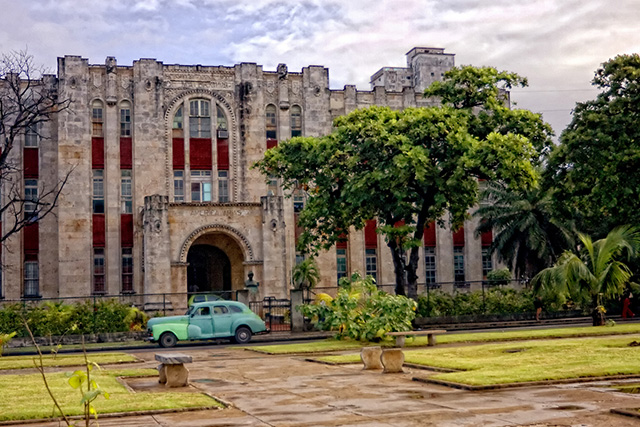 Explore Vedado: Havana’s “forbidden” neighborhood | insightCuba